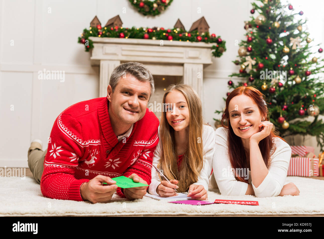 happy family on christmas Stock Photo - Alamy