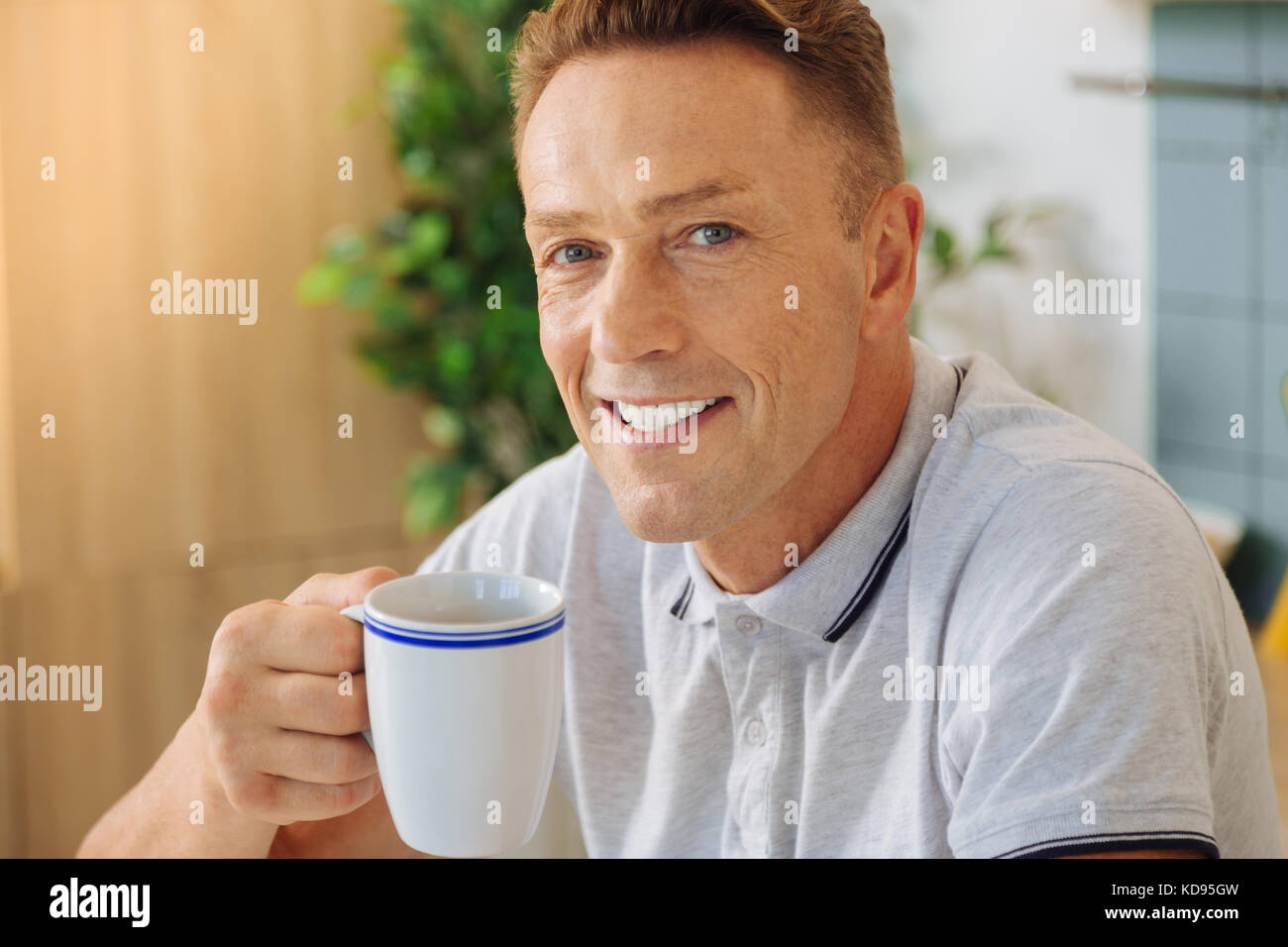 Work man tea hi-res stock photography and images - Alamy