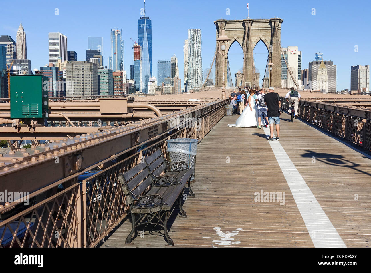 wedding on Brooklyn bridge, New york, pedestrian walkway, Manhattan ...