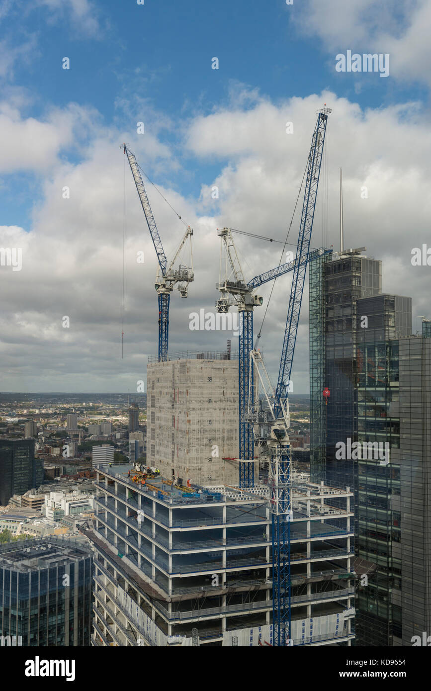 Construction site london skyline hi-res stock photography and images ...