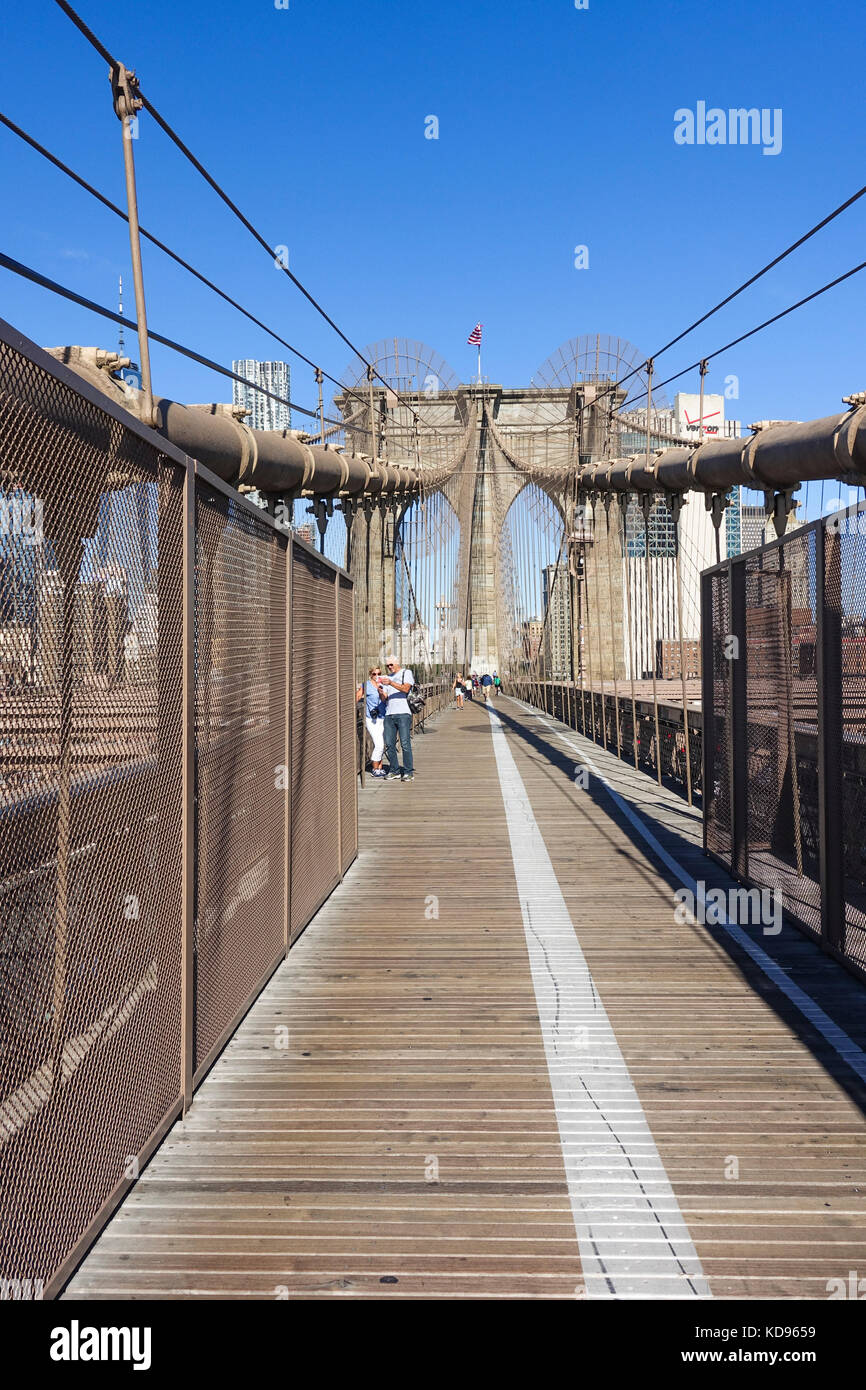 Brooklyn bridge, New york, pedestrian walkway, Manhattan, United states ...