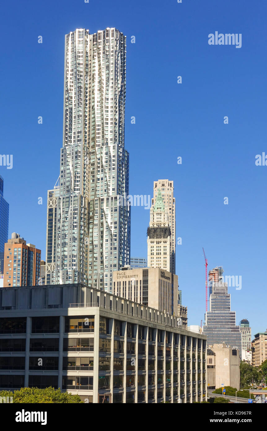 8 spruce street manhattan hi-res stock photography and images - Alamy
