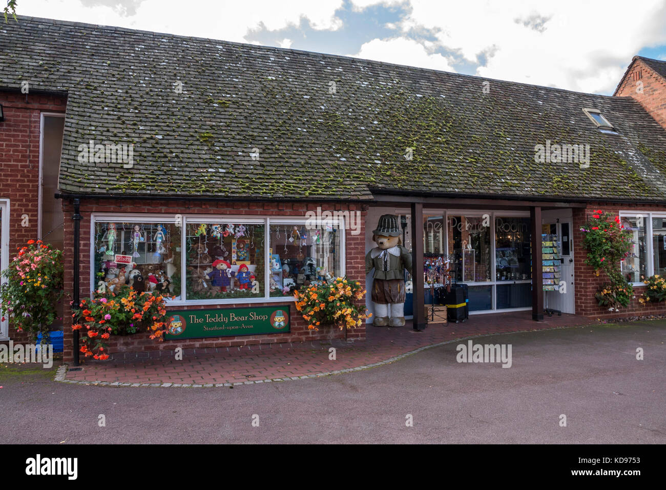 The teddy bear shop hi-res stock photography and images - Alamy