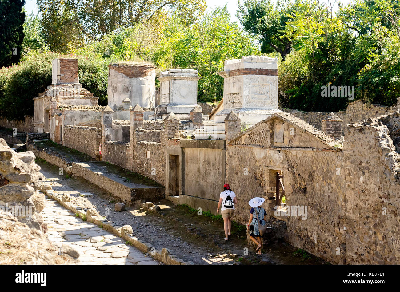 Ancient roman city of pompeii hi-res stock photography and images - Alamy