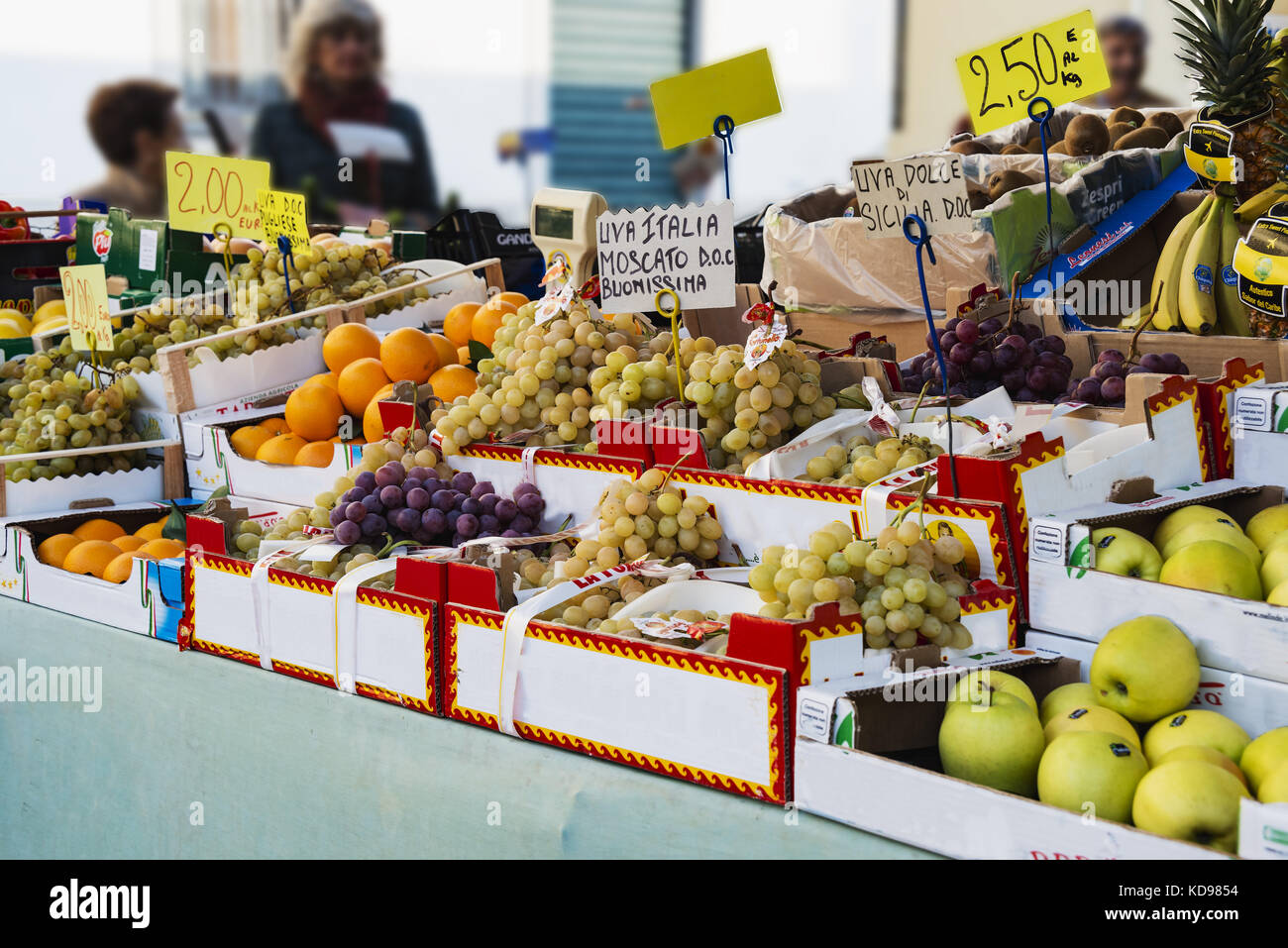 Italy Market Stalls Fruit and Vegetable Market 9 Stock Photo - Alamy