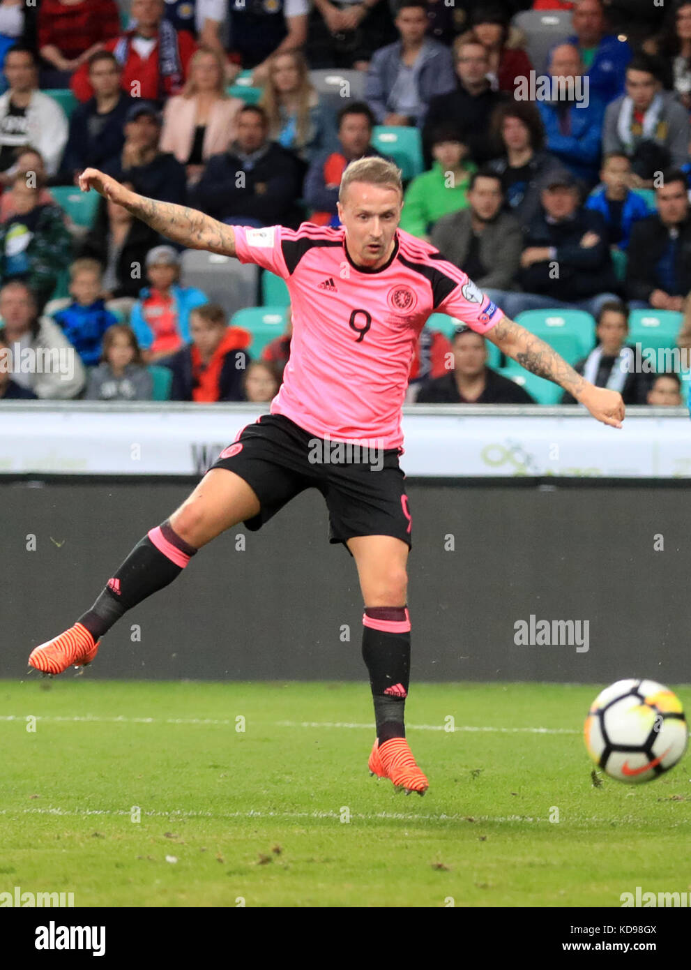 Scotland's Leigh Griffiths Stock Photo - Alamy