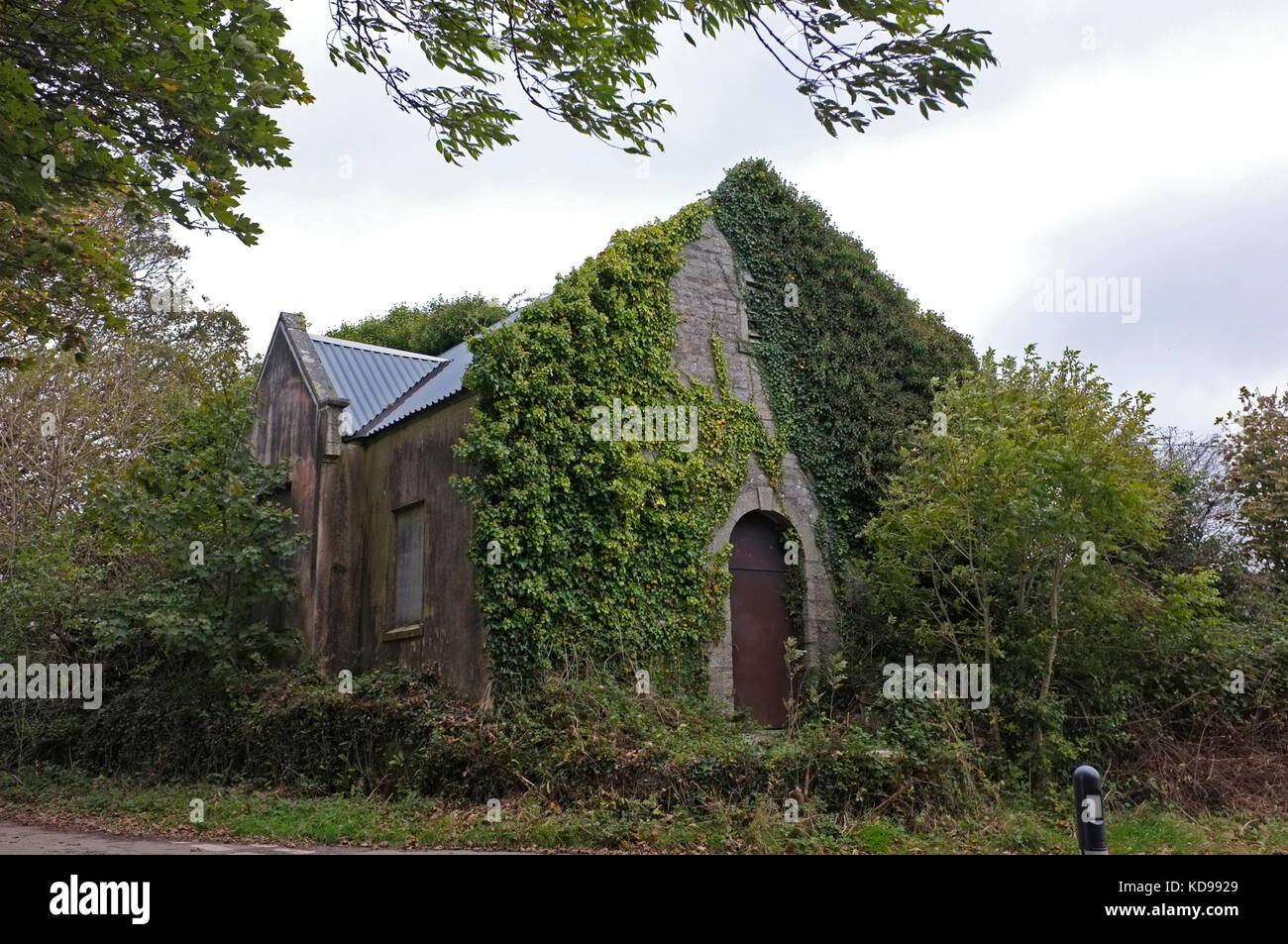 Steel chapel hi-res stock photography and images - Alamy