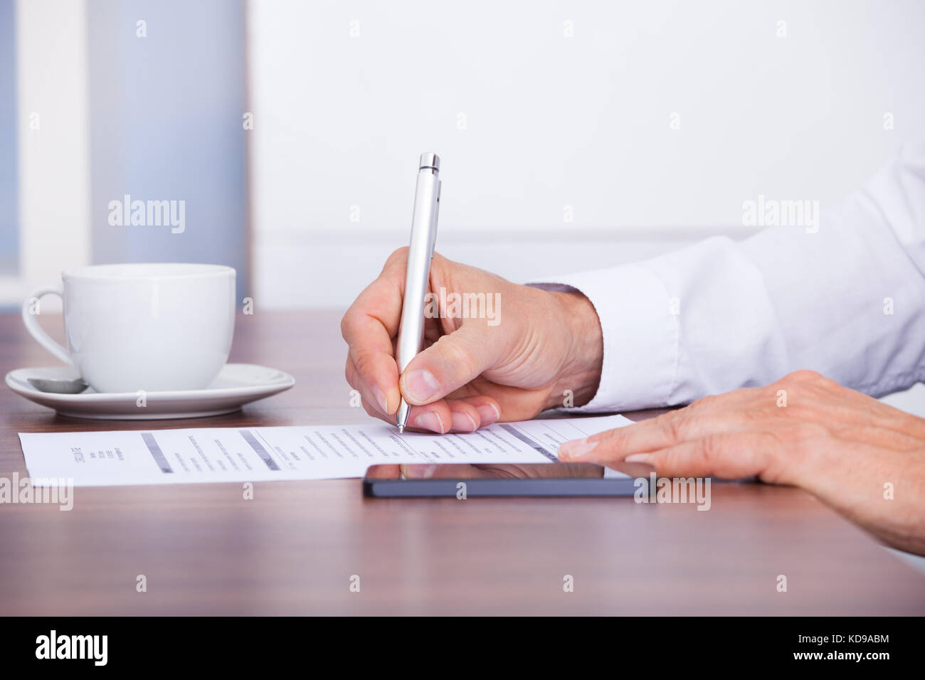 Cv writing hi-res stock photography and images - Alamy