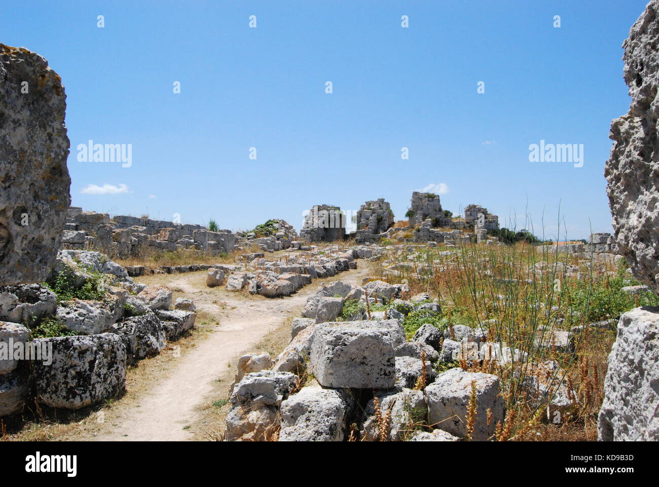 Ancient greek city walls fortifications hi-res stock photography and ...