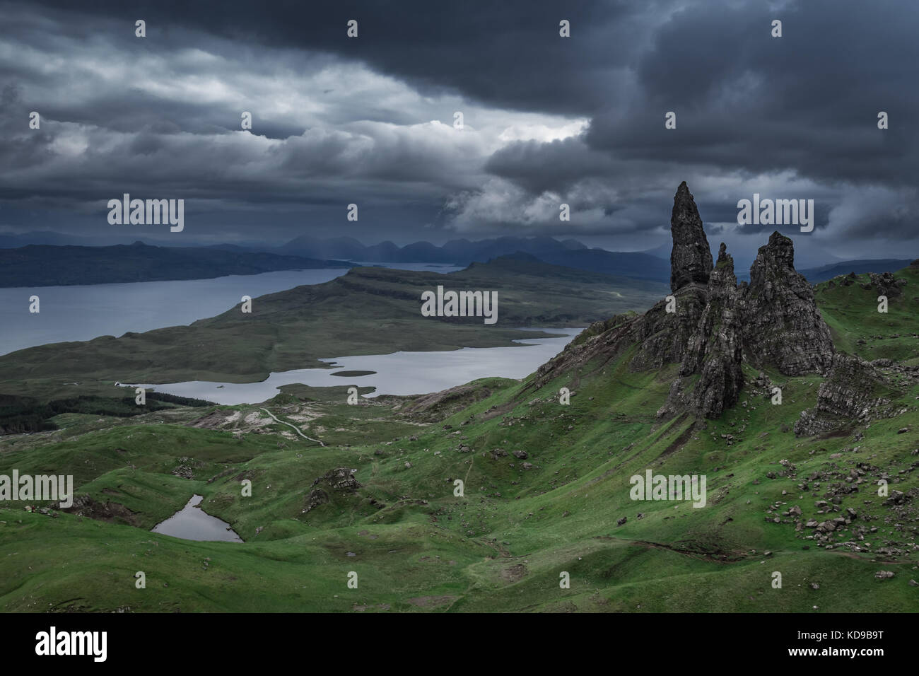 Old man of storr footpath hi-res stock photography and images - Alamy