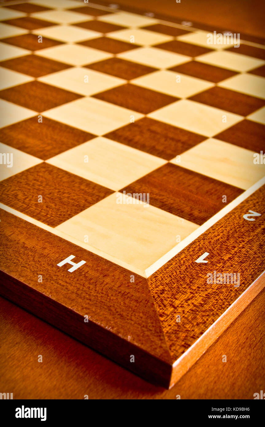 Empty chessboard hi-res stock photography and images - Alamy
