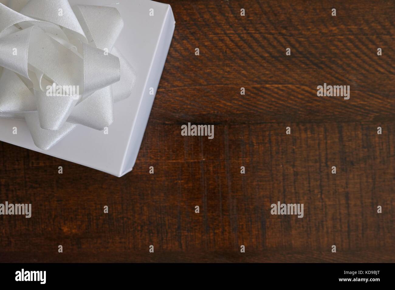 A studio photo of a gift wrapped present Stock Photo - Alamy