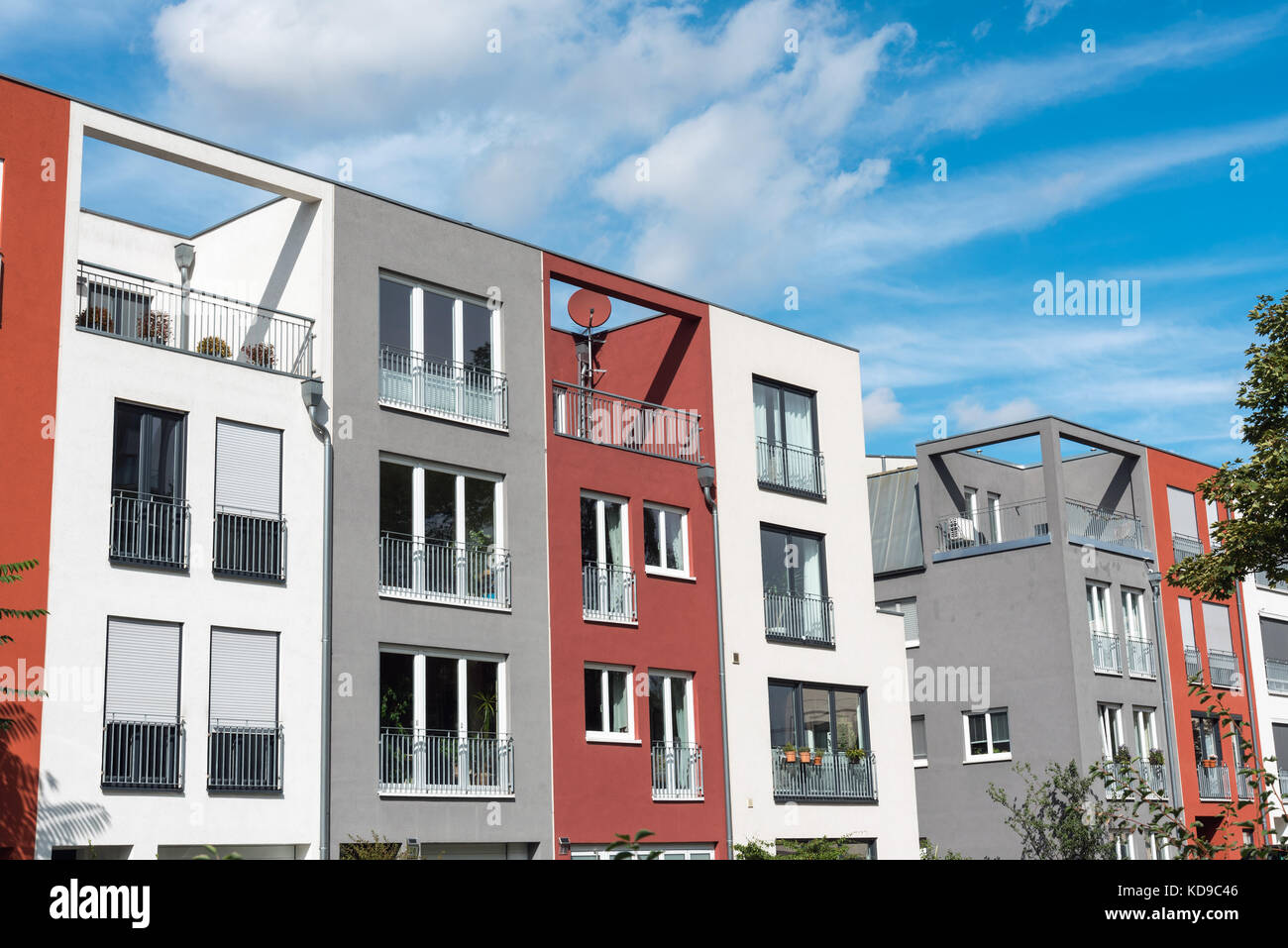 Serial house hi-res stock photography and images - Alamy