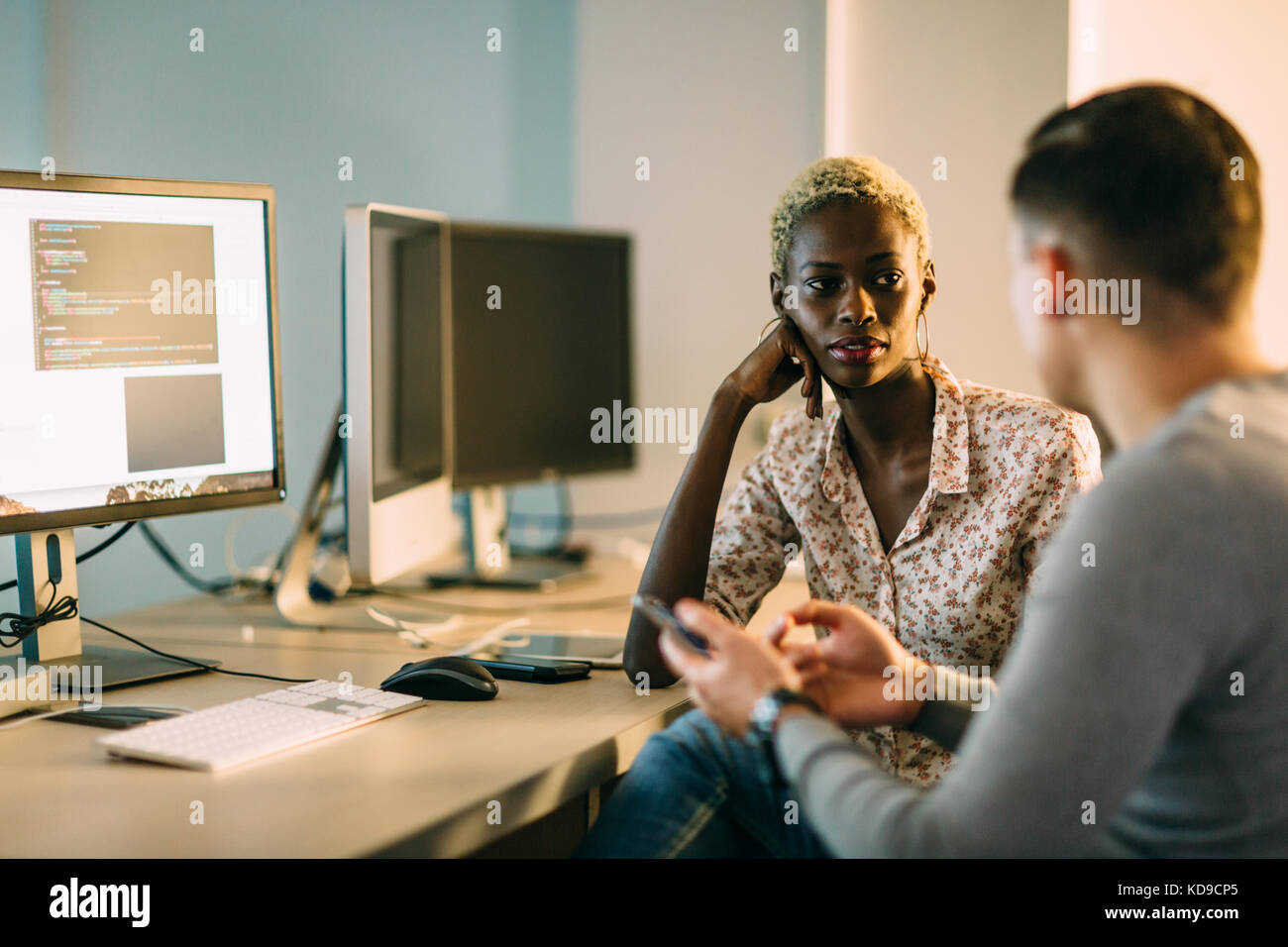 Office software engineers hi-res stock photography and images - Alamy