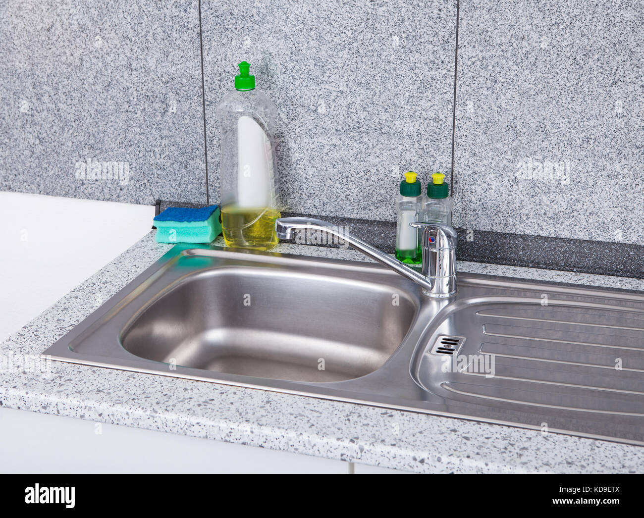 Dishwashing liquid hi-res stock photography and images - Alamy