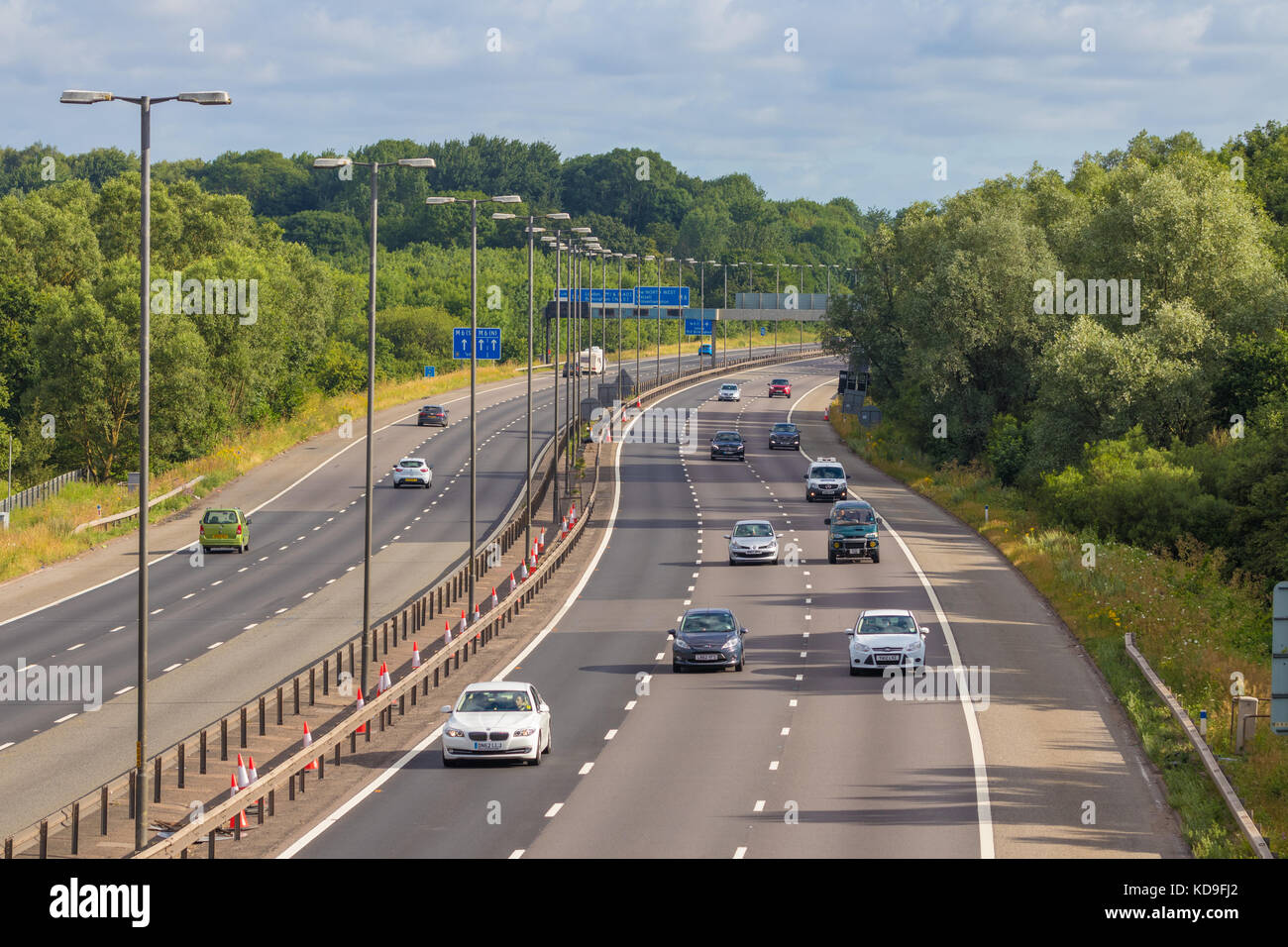 M5 motorway sign hi-res stock photography and images - Alamy