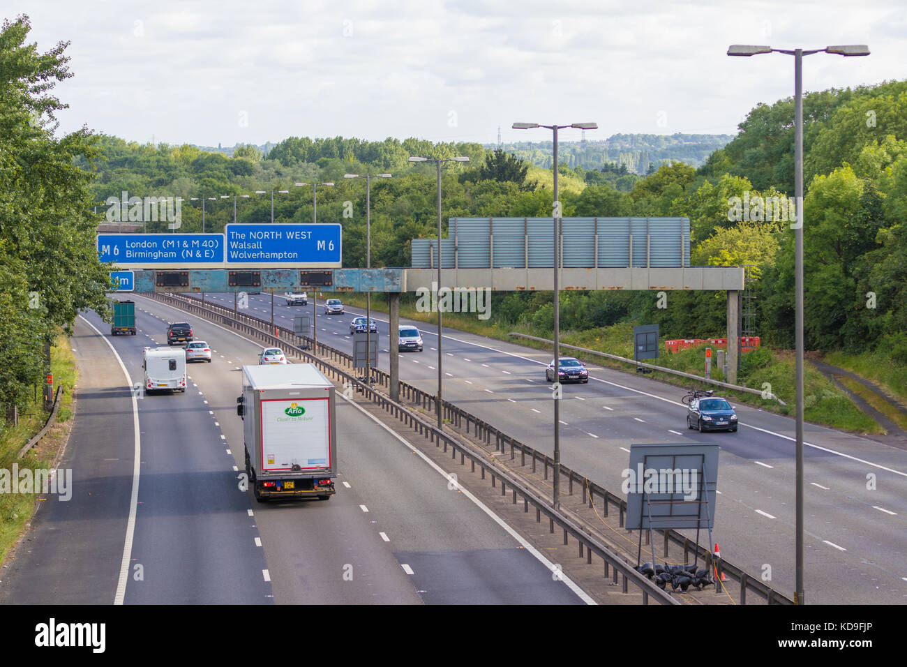 London motorway sign uk hi-res stock photography and images - Alamy