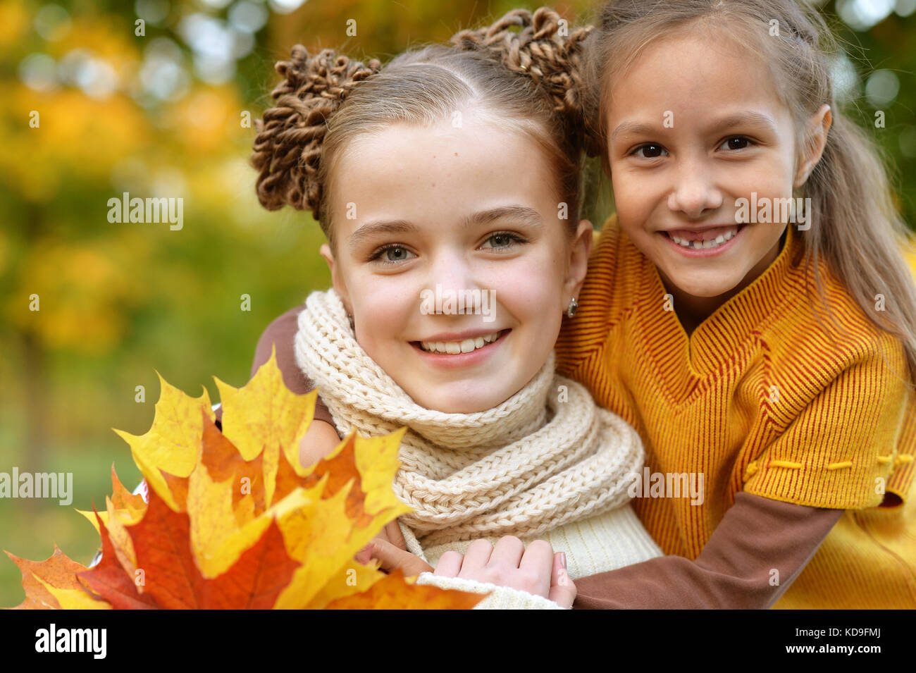 Two little sisters Stock Photo - Alamy