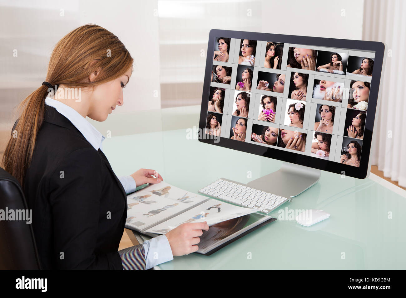 Young woman graphic designer work hi-res stock photography and images ...