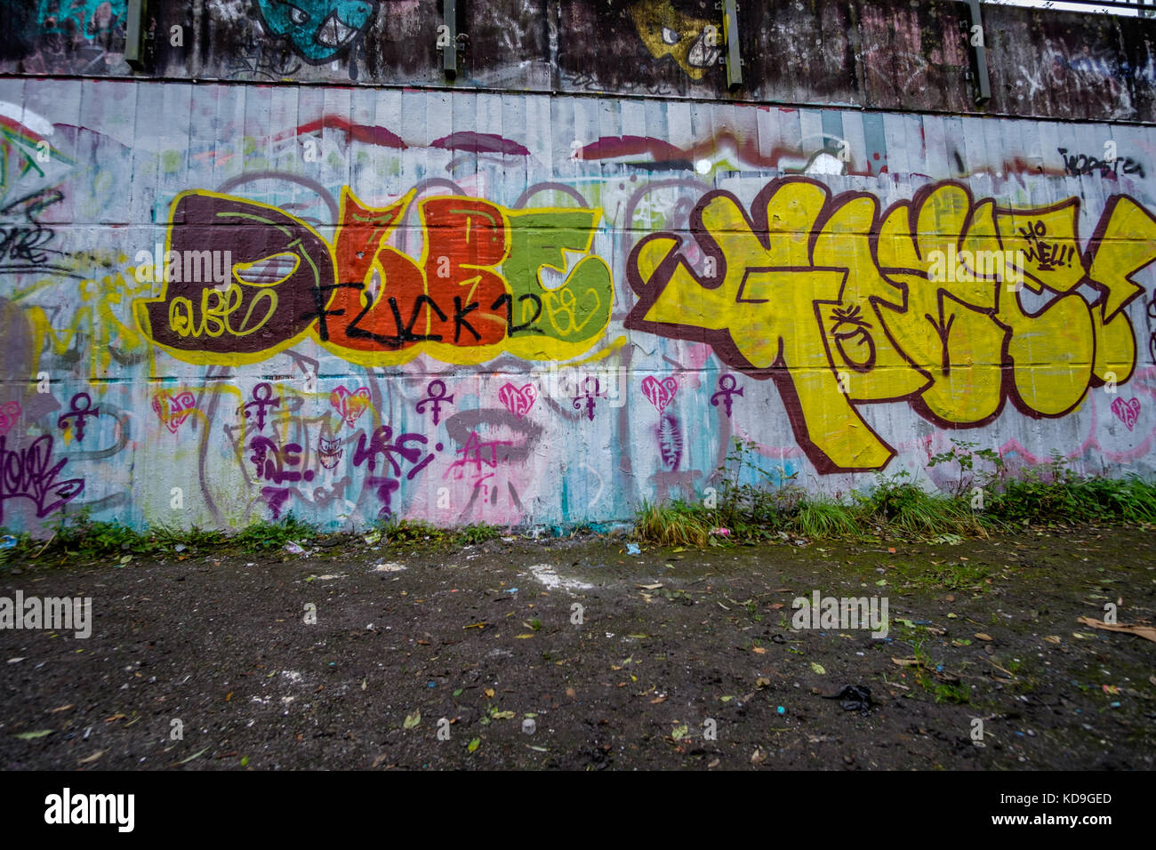 A multi painted graffiti wall Stock Photo - Alamy