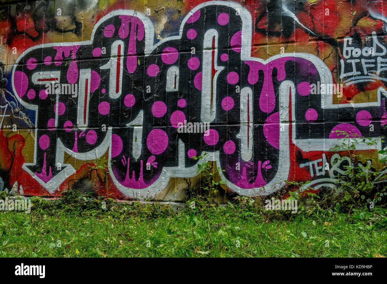 A multi painted graffiti wall Stock Photo - Alamy