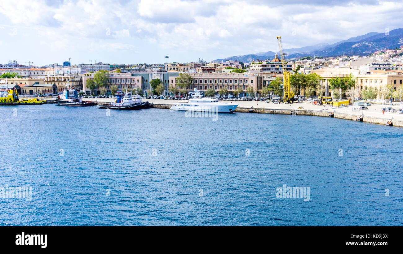 The messina fountain of orion hi-res stock photography and images - Alamy