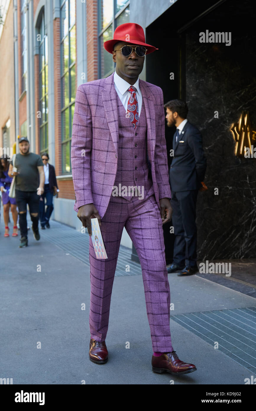 Checkered suit hi-res stock photography and images - Alamy