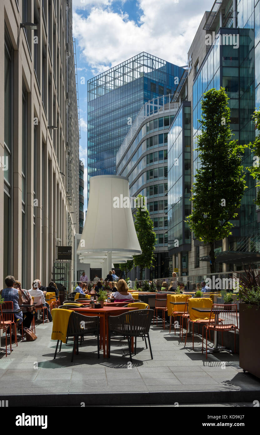 Restaurant seating outside the XYZ building, Hardman Boulevard ...