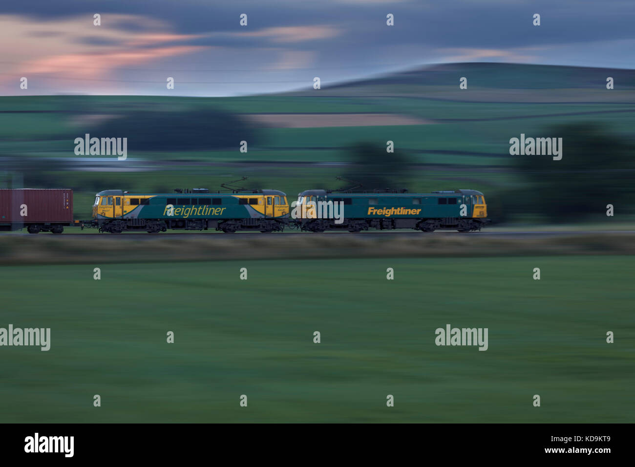 vintage Freightliner class 86 electric locomotives pass Kitchenhill ...