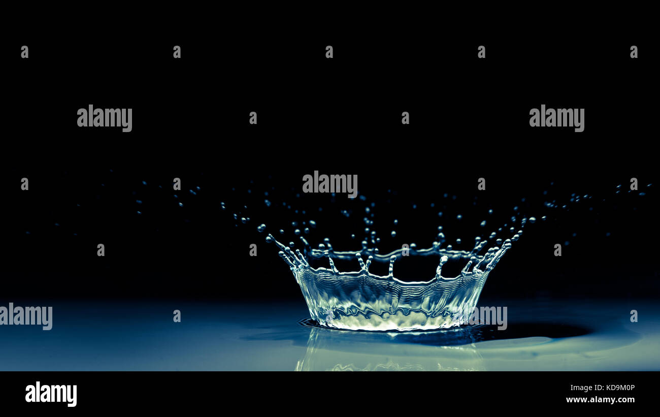 water splash high-speed crown Stock Photo - Alamy