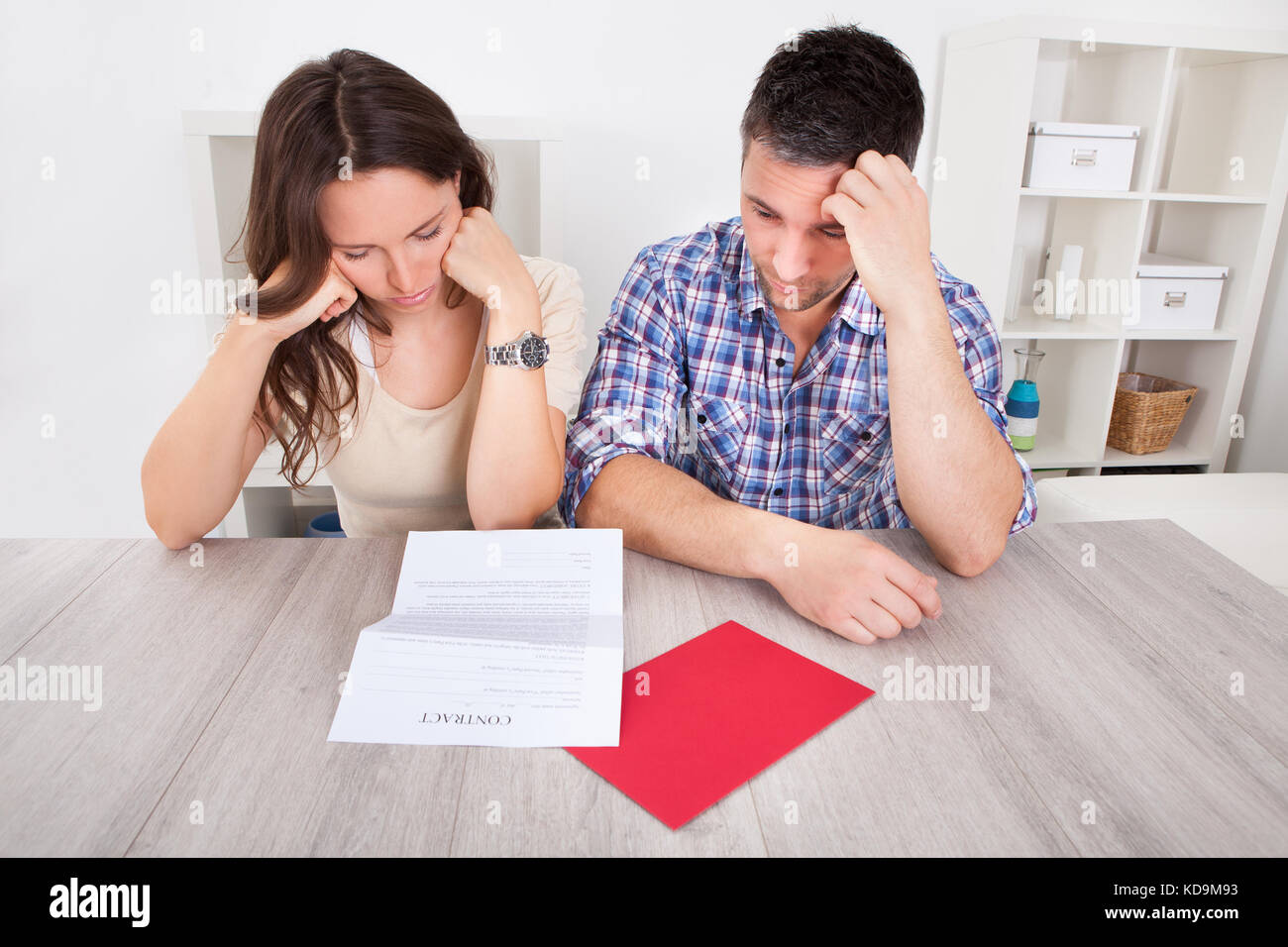 Couple worried letter hi-res stock photography and images - Alamy