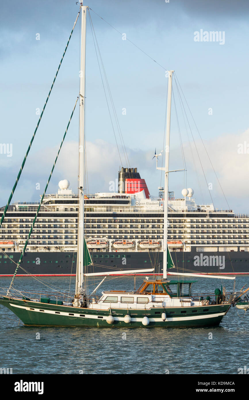 Queen victoria cruise hi-res stock photography and images - Alamy