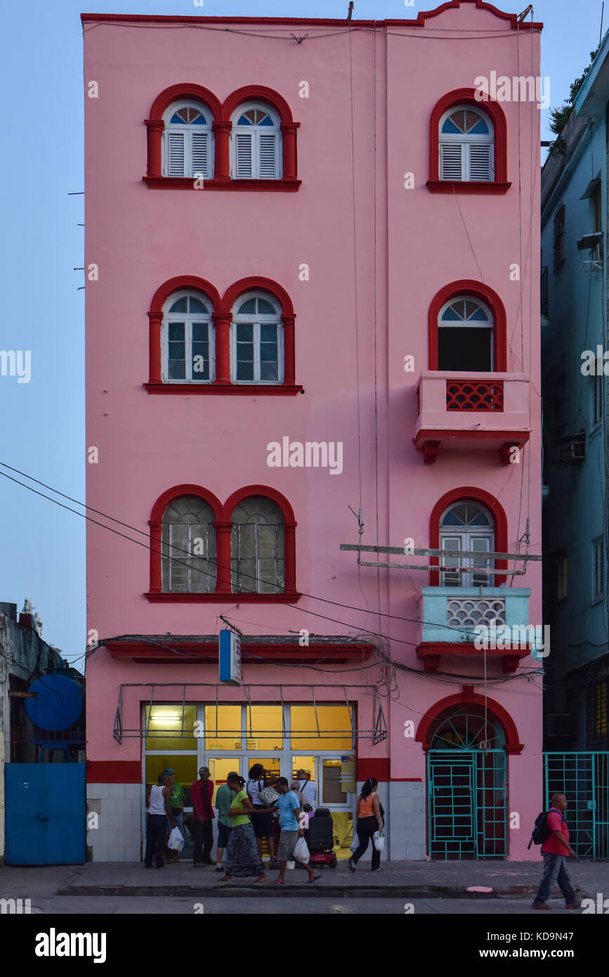 Vedado neighbourhood hi-res stock photography and images - Alamy