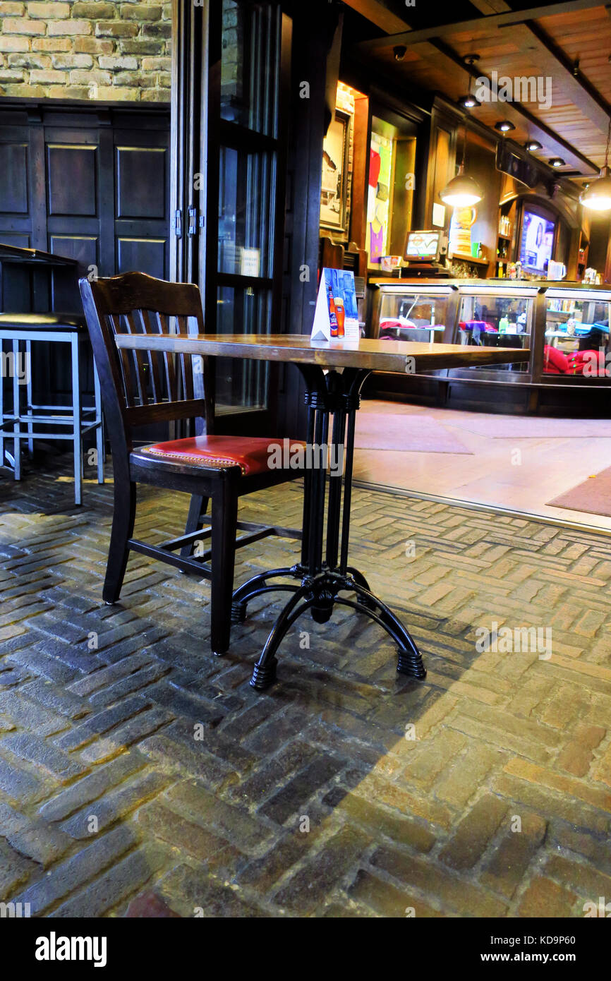 Old fashioned waiting room hi-res stock photography and images - Alamy