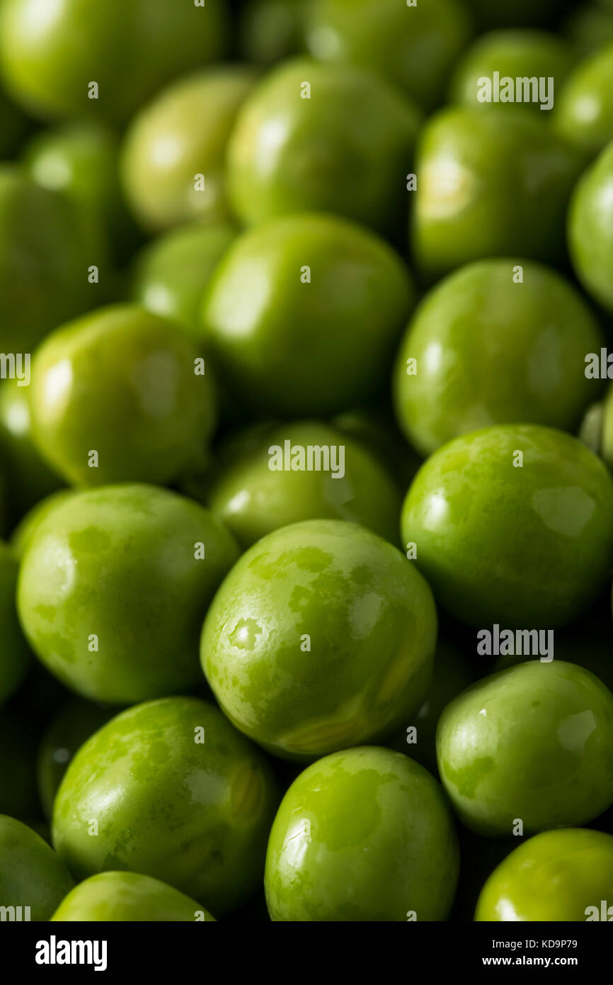 Shell peas hi-res stock photography and images - Alamy