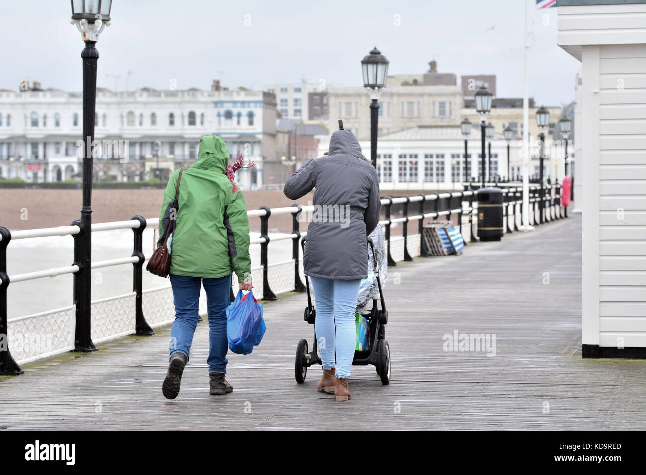 Struggling against the wind hi-res stock photography and images - Alamy