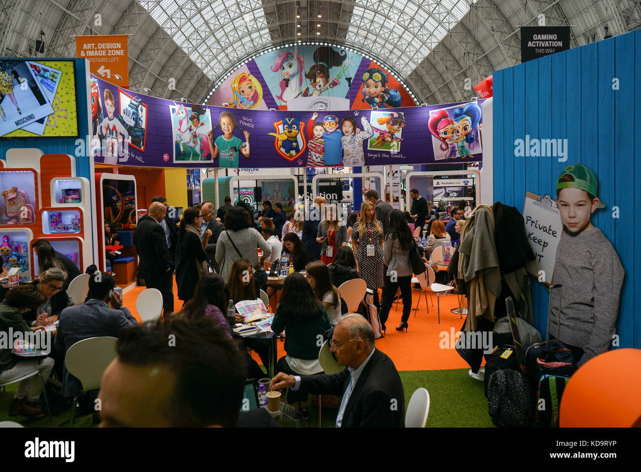 London, England, UK. 11th October 2017. Hundreds of stalls owners ...