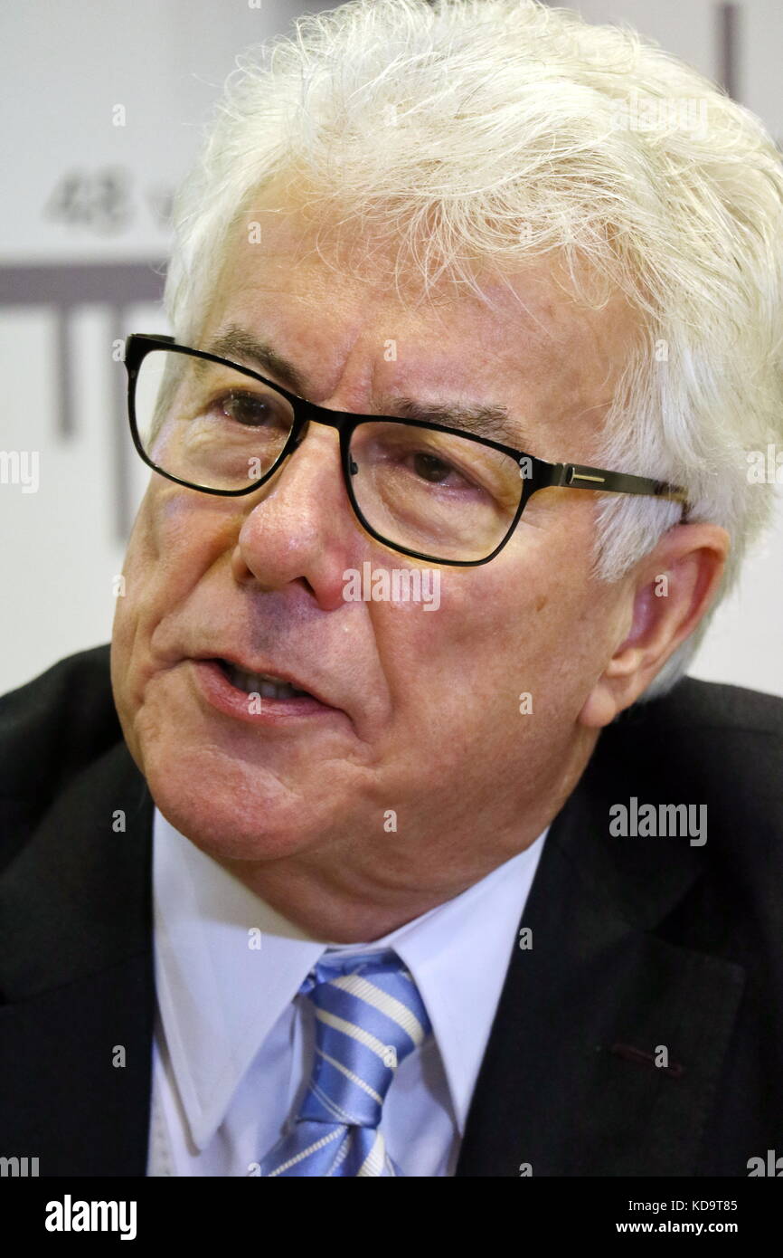 Frankfurt, Germany. 11th October, 2017. British author Ken Follett ...