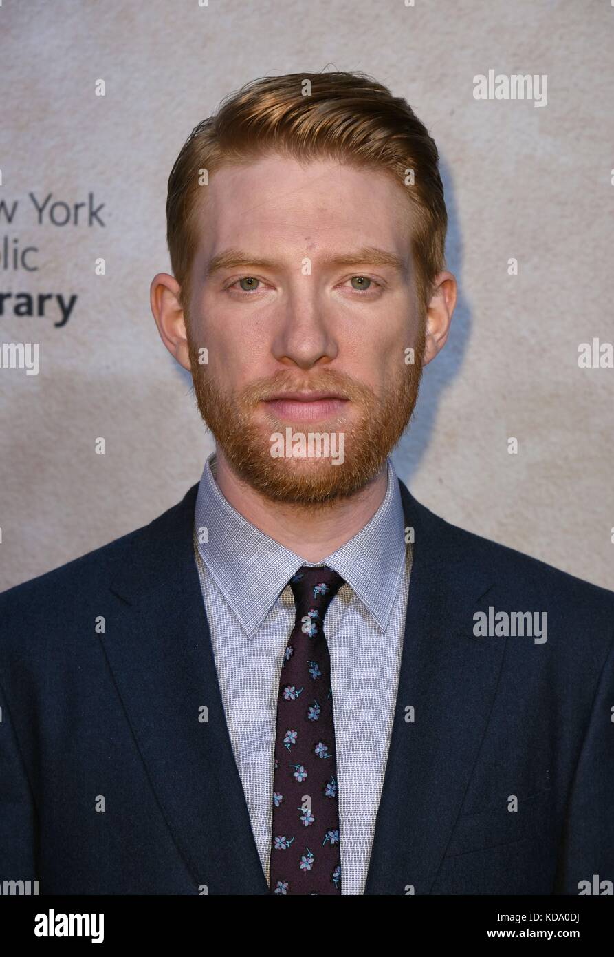 Robin Burst's Instagram, Twitter & Facebook on IDCrawl