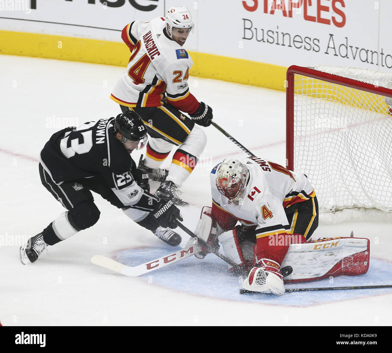 Los Angeles, California, USA. 11th Oct, 2017. Calgary Flames beat Los ...