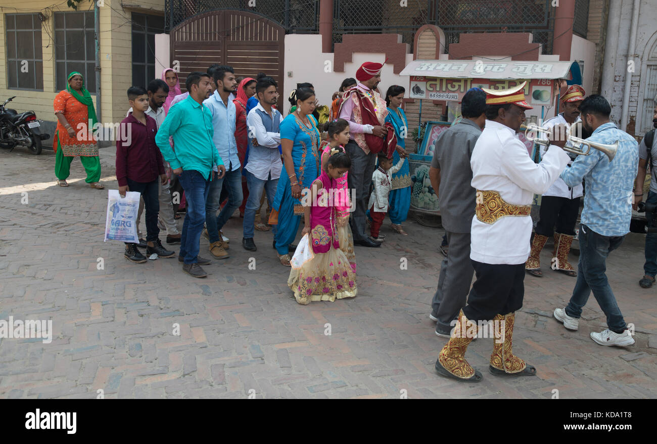 Shankar, Panjab, India. 12th Oct, 2017. Sikh wedding celebrations in ...
