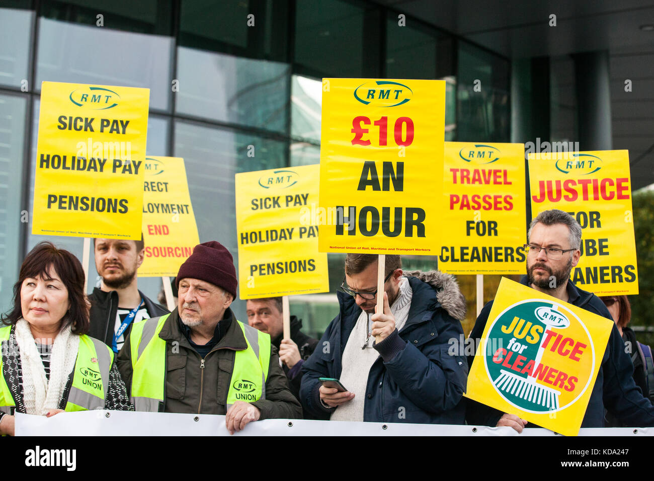 London underground cleaners hi-res stock photography and images - Alamy