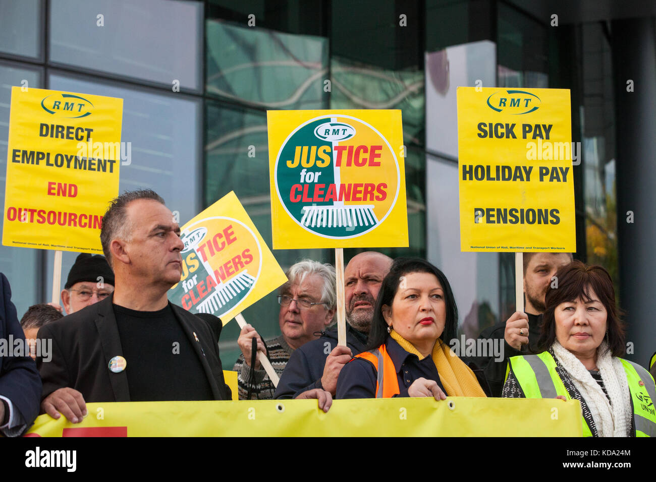 London underground cleaners hi-res stock photography and images - Alamy