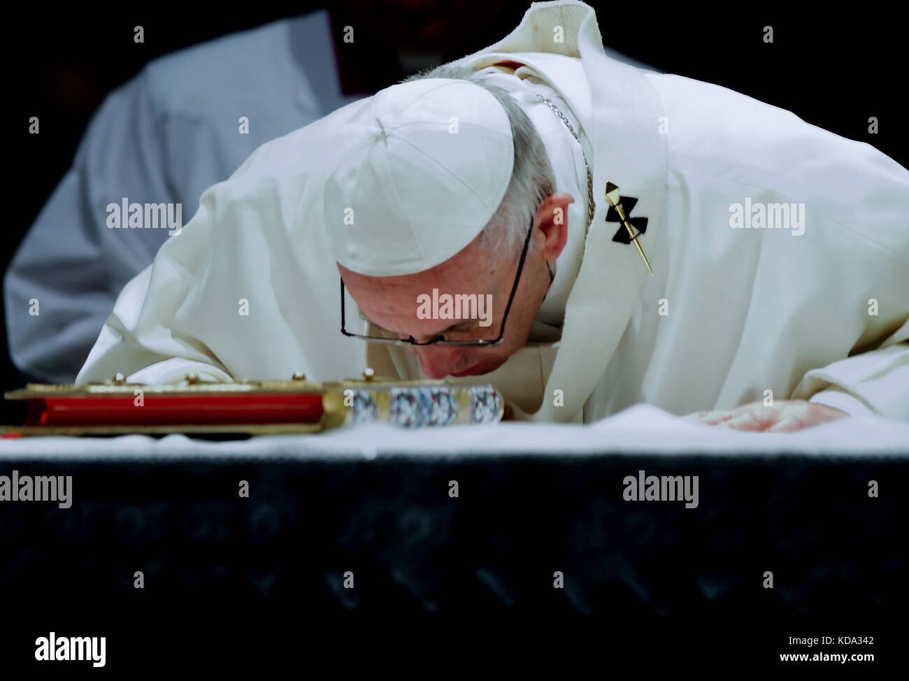 Rome, Italy. 12th October, 2017. Pope Francis celebrates mass in the ...