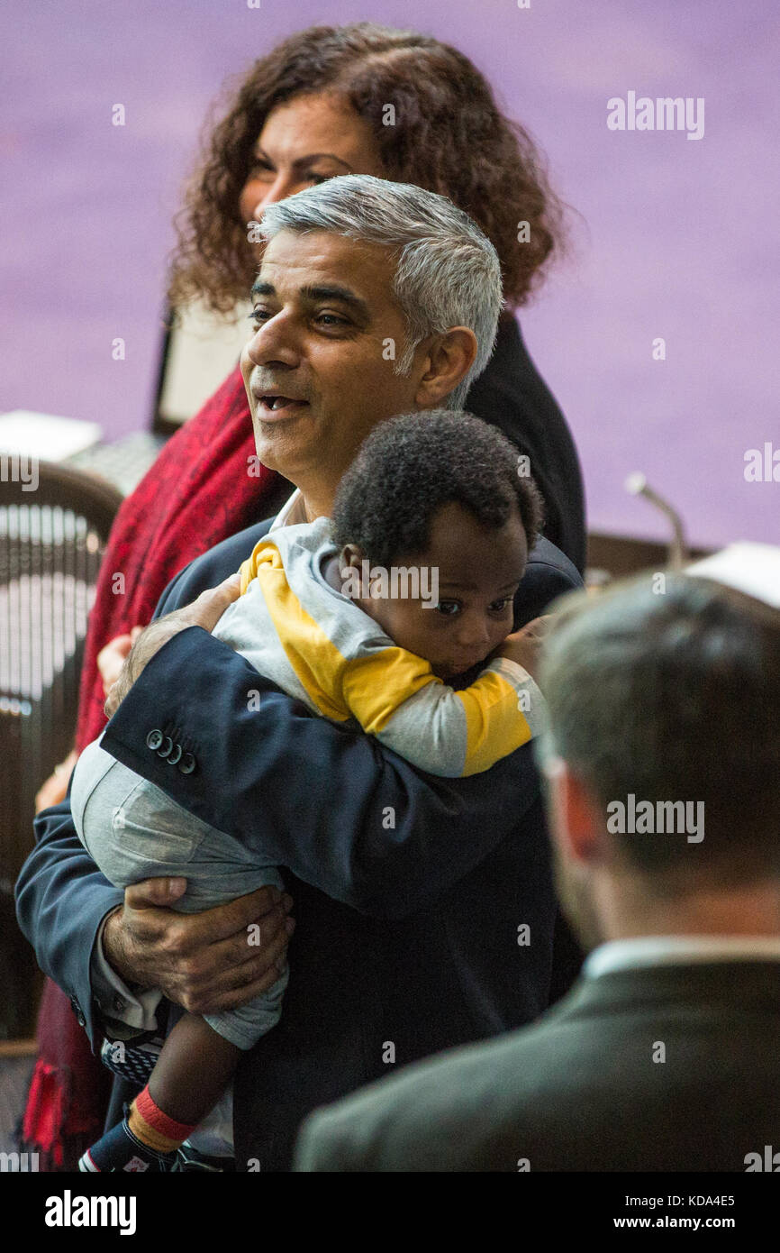 Florence eshalomi hi-res stock photography and images - Alamy