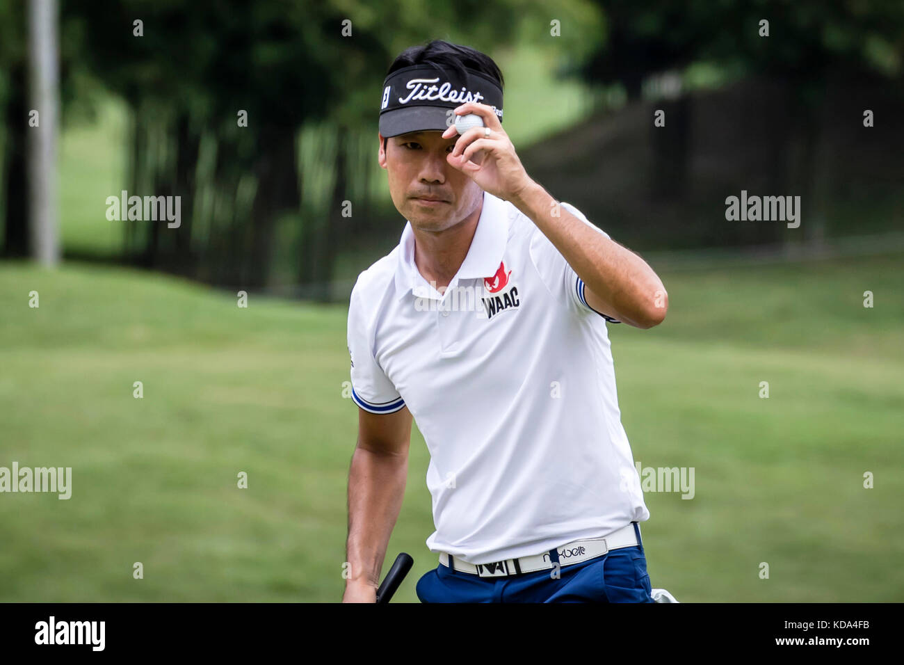 Kuala Lumpur, Malaysia. 12th Oct, 2017. USA Kevin Na acknowledge the crowds at the PGA CIMB ...