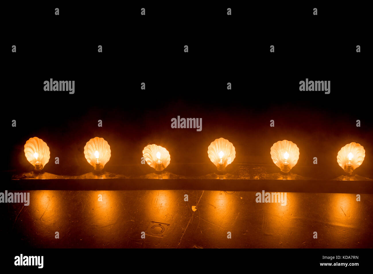 Footlights hi-res stock photography and images - Alamy