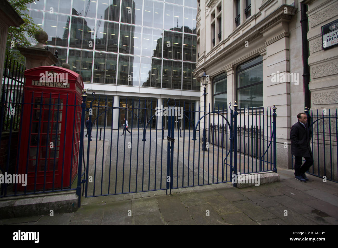 Blackrock london offices hi-res stock photography and images - Alamy