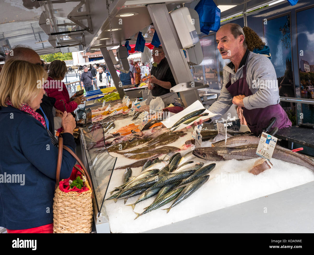 French fish market stall BRITTANY busy selling varieties of French ...