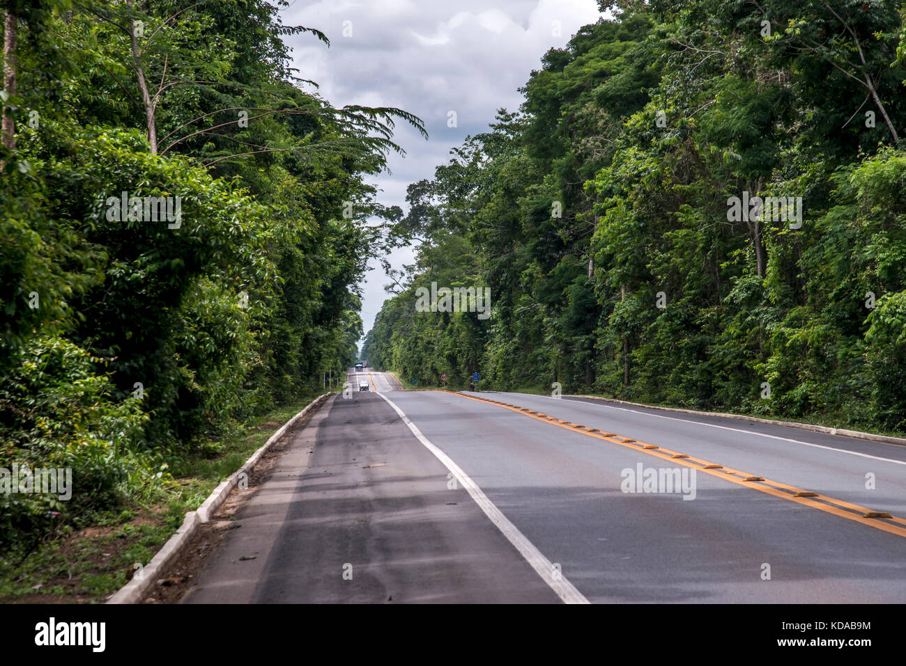 "Rodovia BR 101 (Estrada) fotografado em Linhares, Espírito Santo ...